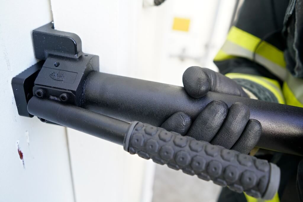 Electro Hydraulic Rescue Tools - SAN Ltd - Challenging Engineering